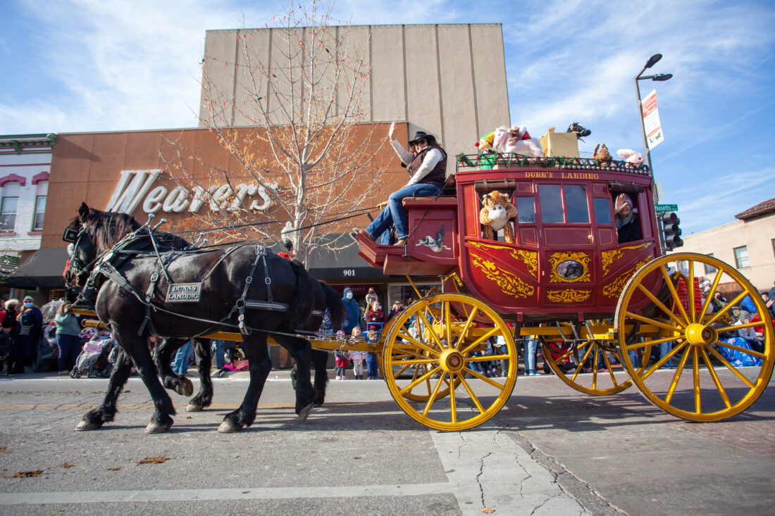 PHOTOS: 2021 Lawrence Old-Fashioned Christmas Parade | News, Sports ...